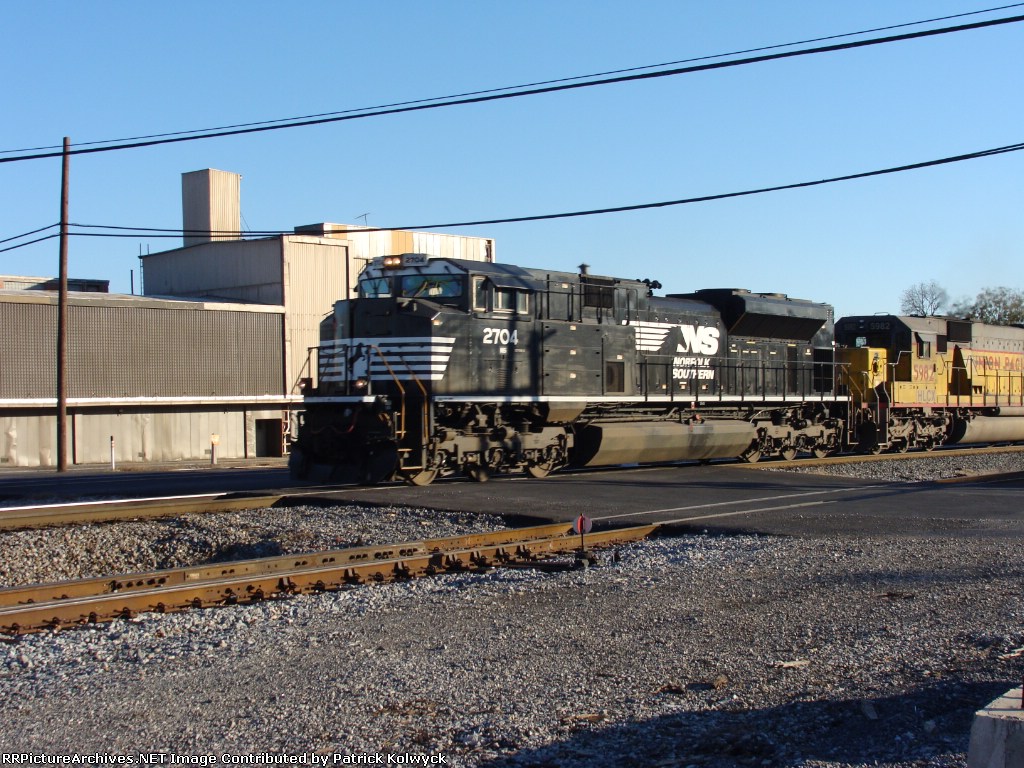 NS 2704